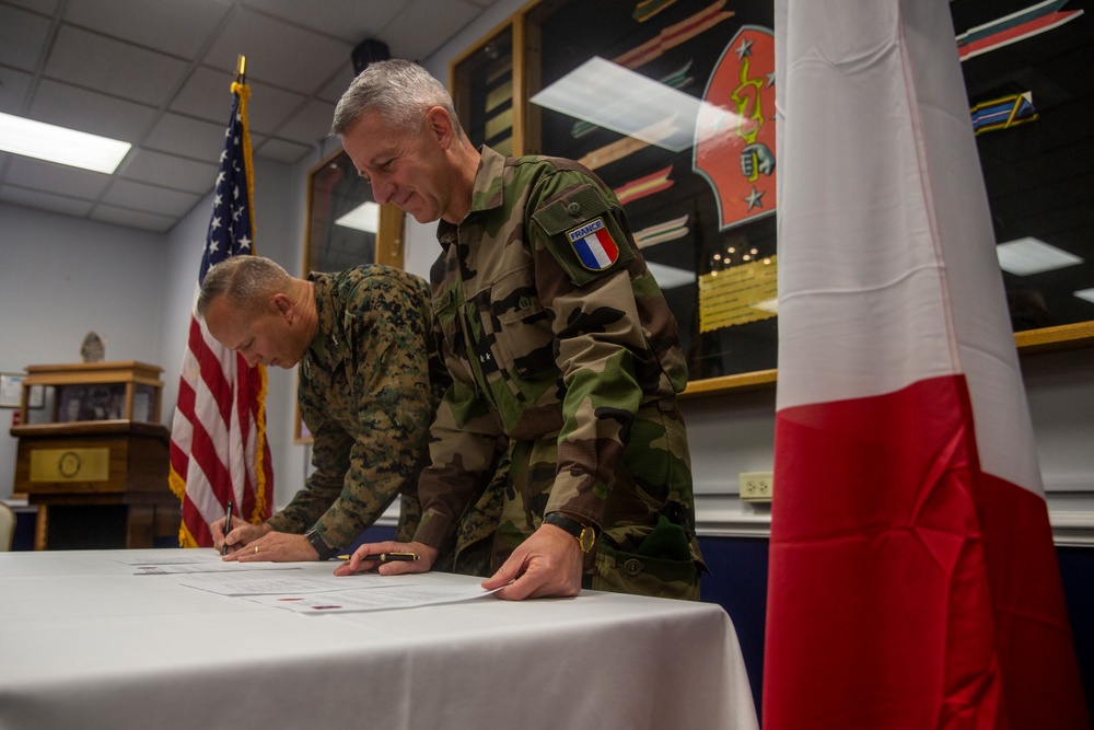DVIDS - Images - Signing of Memorandum of Cooperation [Image 2 of 3]