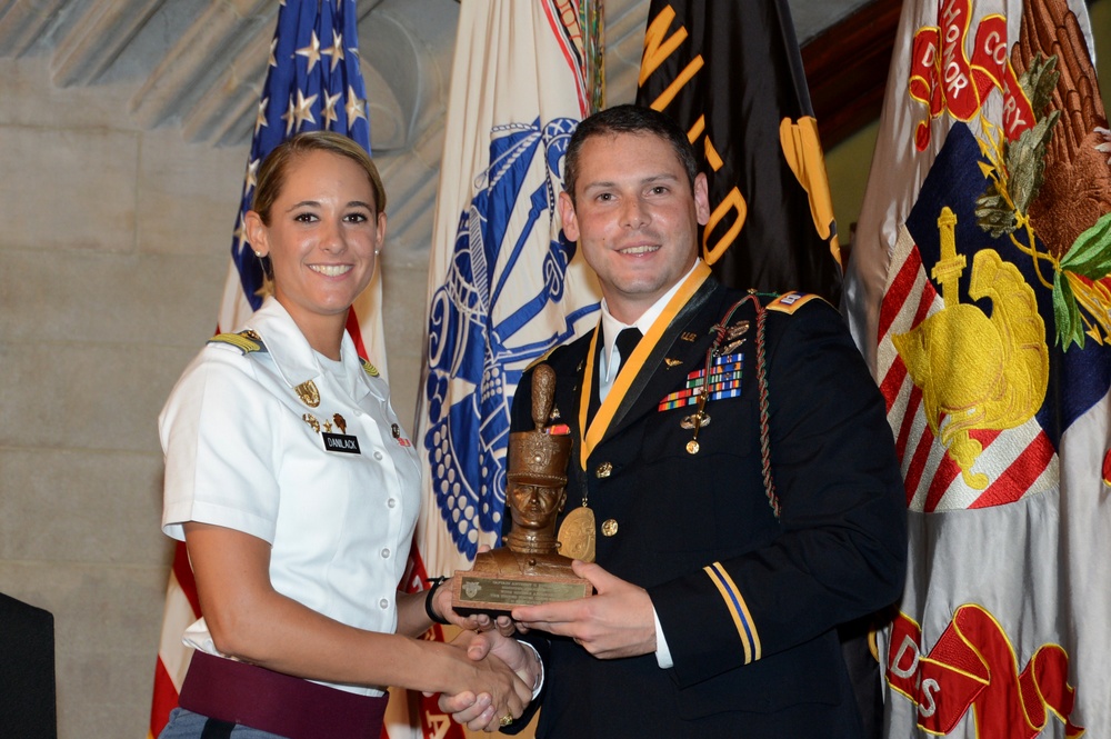 DVIDS - News - USMA grads, Nininger recipients lead Army-Navy flyover