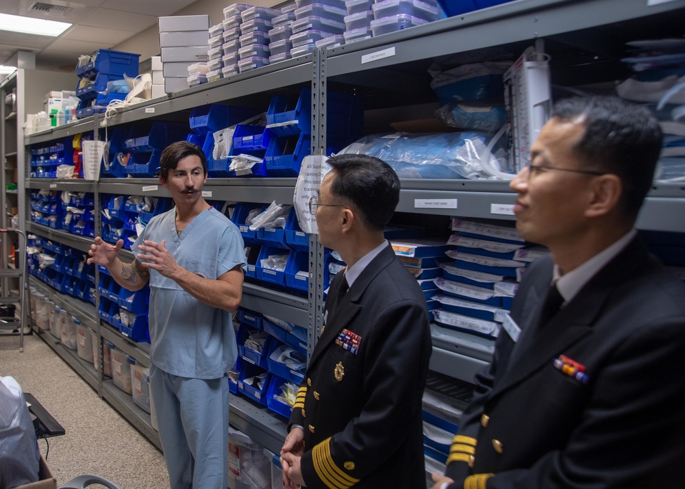 DVIDS - Images - NMCSD Simulation Operations Specialist Shows ROKN ... DVIDS - Images - NMCSD Simulation Operations Specialist Shows ROKN ...