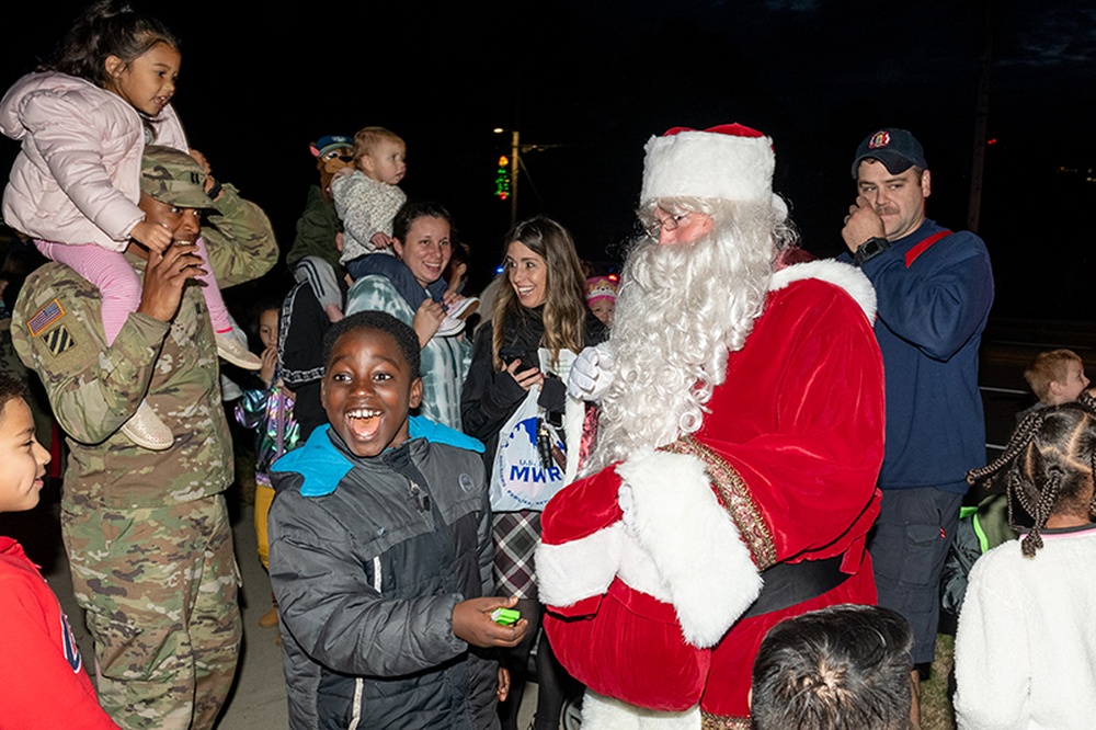 DVIDS - News - Hundreds gather to light up Fort Jackson