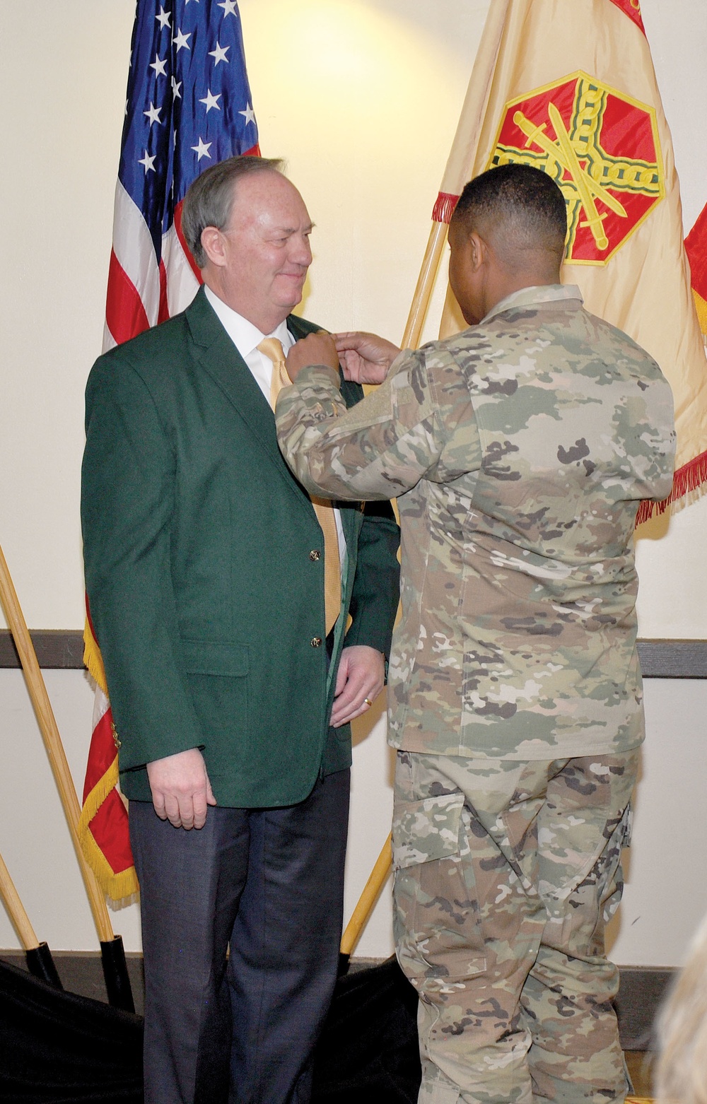 DVIDS - News - 41st annual recipient: Military leaders honor good neighbor