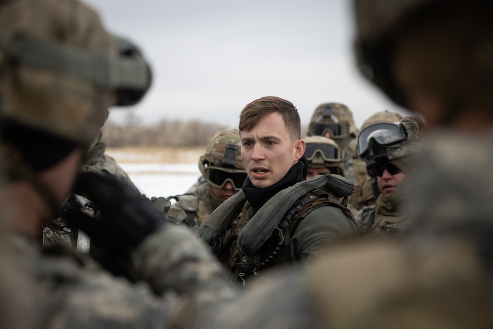 DVIDS - Images - HMH-366 and 2-77 Field Artillery Regiment conduct ...