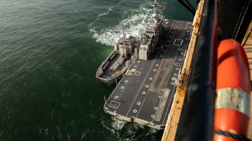 DVIDS - Images - U.S. Navy Sailors Offload Lighterage for MPFEX 20 ...