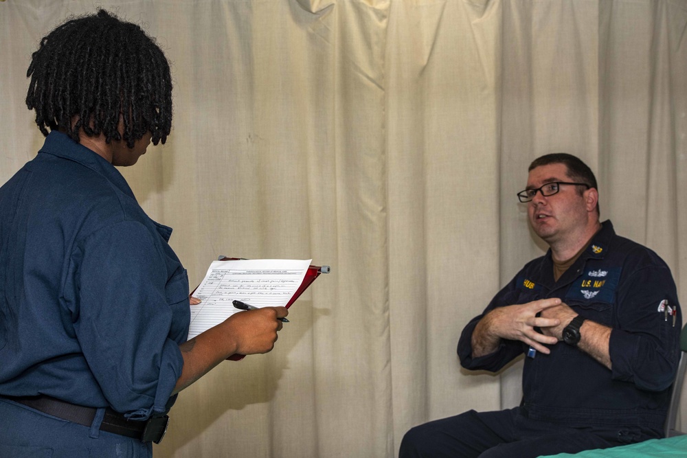 DVIDS - Images - Sailors take part in medical training [Image 5 of 9]