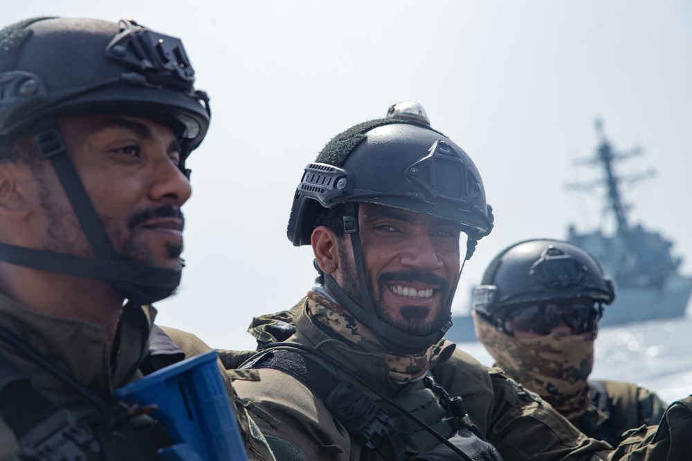 DVIDS - Images - 1st Recon Trains with UAE Operators during Exercise ...