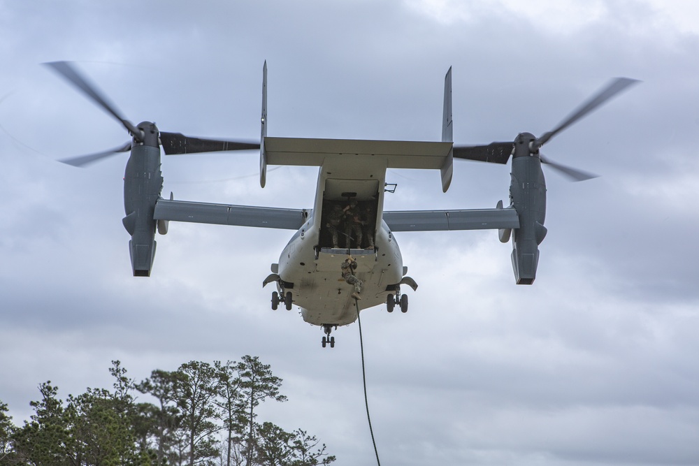 DVIDS - Images - EOTG Rappelling training with Japanese V-22 Osprey ...