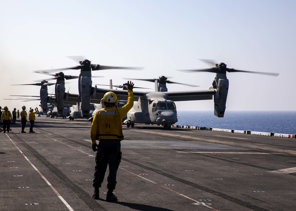 DVIDS - Images - USS Bataan Flight Quarters [Image 2 of 4]