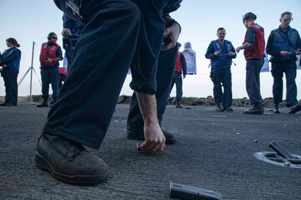 DVIDS - Images - USS Bataan (LHD 5) Gun shoot [Image 3 of 4]