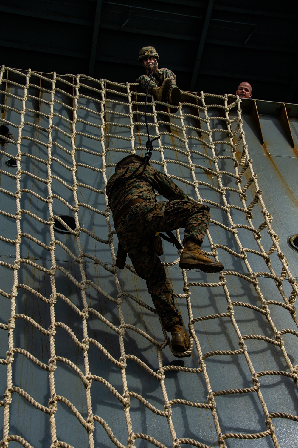 DVIDS - Images - 31st MEU Marines conduct tactical debarkation from USS ...