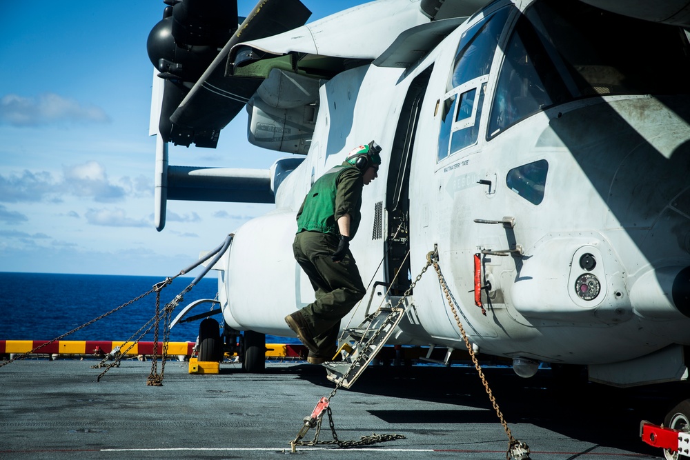 DVIDS - Images - 31st MEU Marines conduct tail gunnery live fire ...