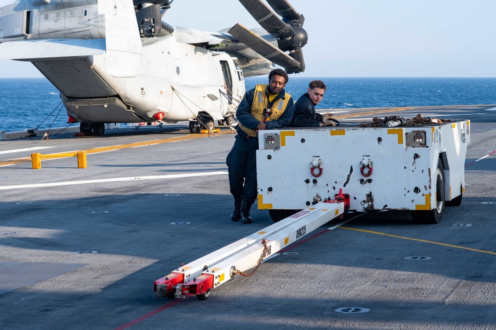 DVIDS - Images - USS America Sailors Conduct Flight Deck Training ...