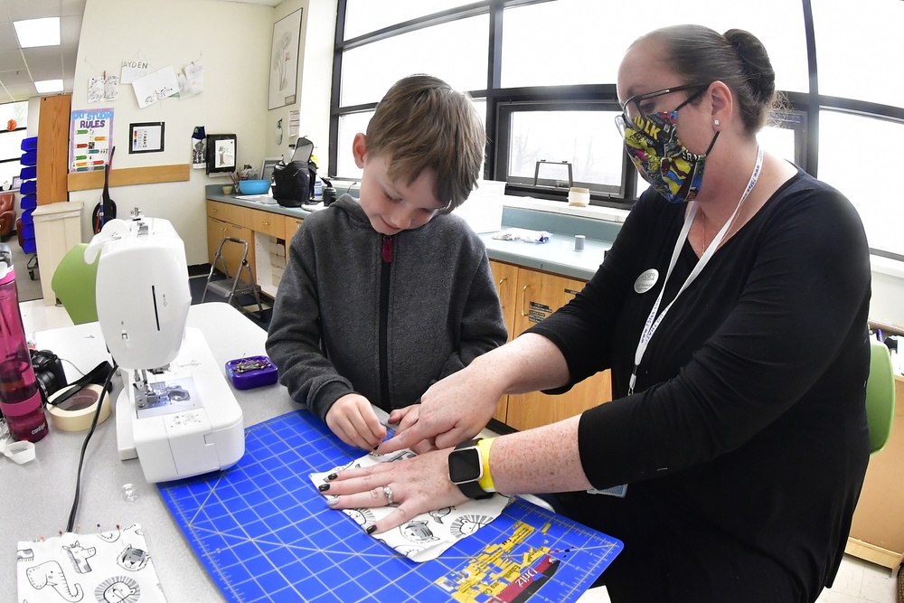 DVIDS - Images - Children at Hill's Youth Center give back by crafting ...