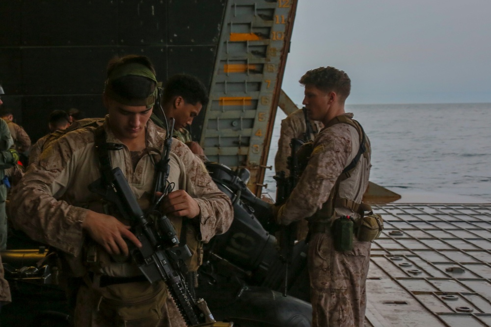 DVIDS - Images - MRF conducts combat rubber raiding craft operations in ...