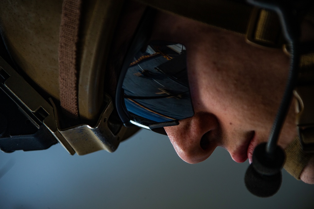 DVIDS - Images - 31st MEU Marines hone fast rope techniques and ...