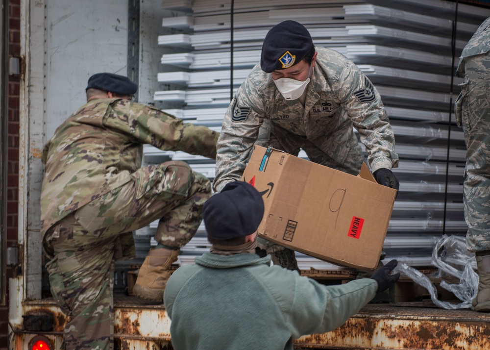DVIDS - Images - Connecticut National Guard builds surge capacity at ...