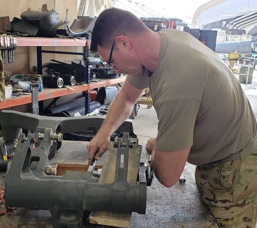 DVIDS - Images - Rotor Head Mixer Assembly [Image 2 of 4]