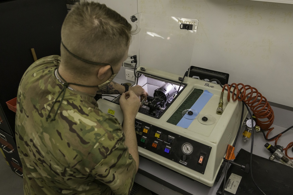 DVIDS - Images - 221st Med. Det. (Optometry) Fabricating Glasses for ...