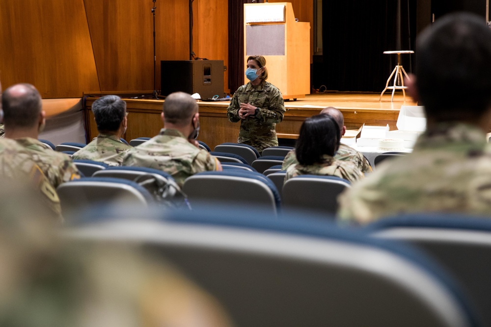 DVIDS - Images - ARNORTH Commander Visits NYC Hospital [Image 1 of 4]