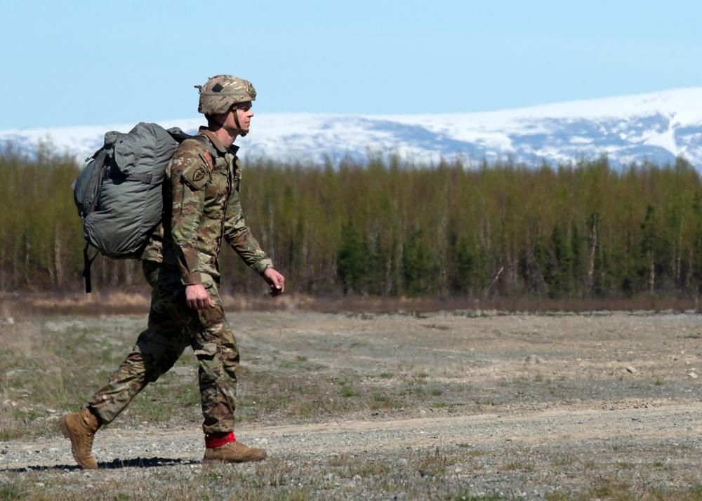 DVIDS - Images - USARAK conducts helicopter airborne training [Image 6 ...