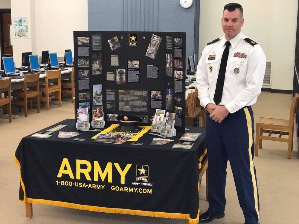 DVIDS - Images - Phoenix recruiter finds renewed purpose through Army ...