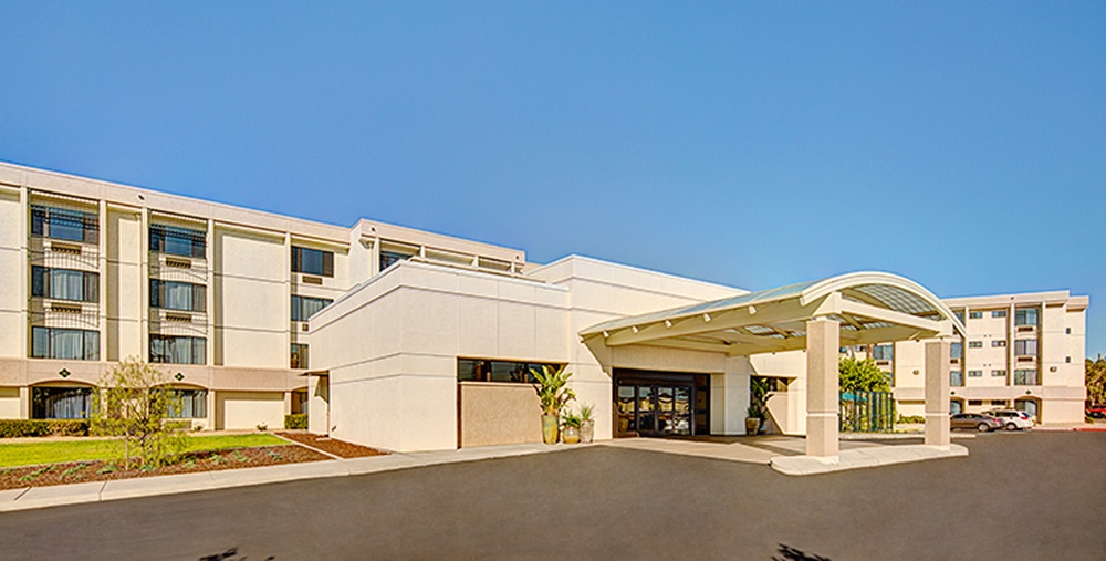 DVIDS - News - NEXCOM’s Navy Lodge Program Recognizes Outstanding Service