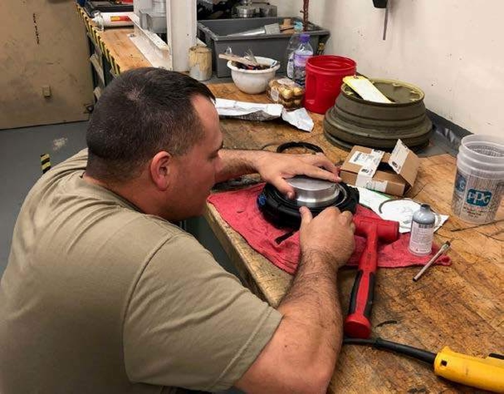 DVIDS - Images - Vertical Hinge Pin Tank [Image 5 of 6]