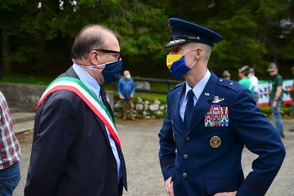 DVIDS - Images - 31 FW Commander attends Italian Alpini gathering ...