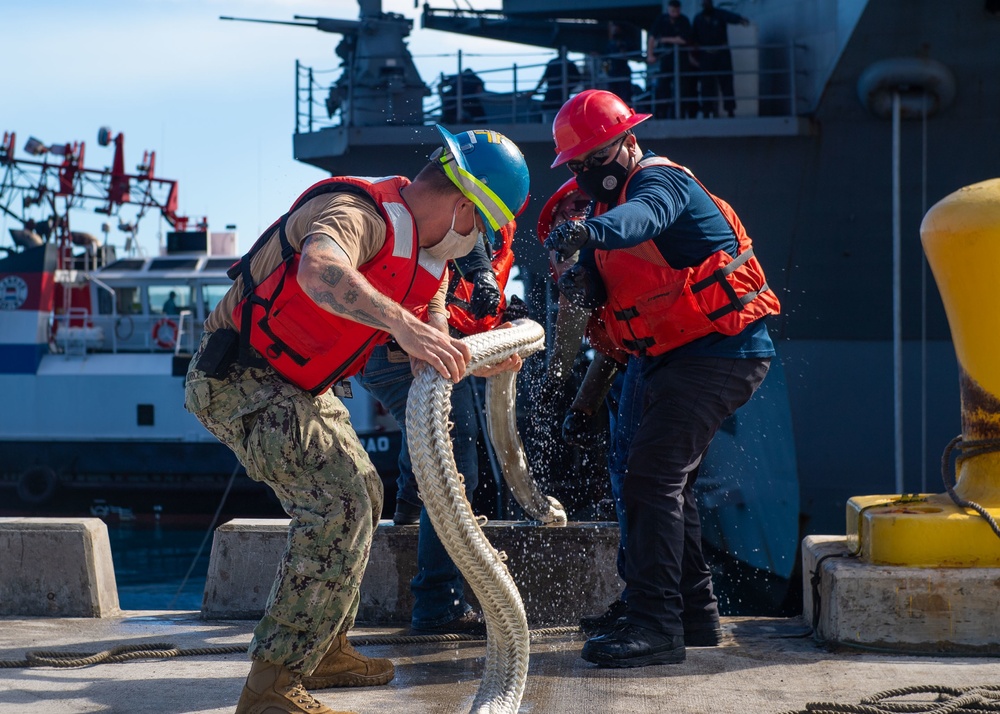 DVIDS - Images - NCHB 1 Line Handling [Image 2 of 2]
