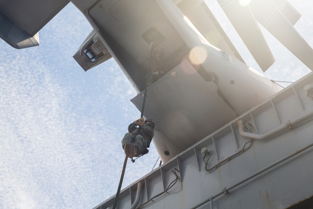 DVIDS - Images - MRF USS America fast roping [Image 1 of 6]