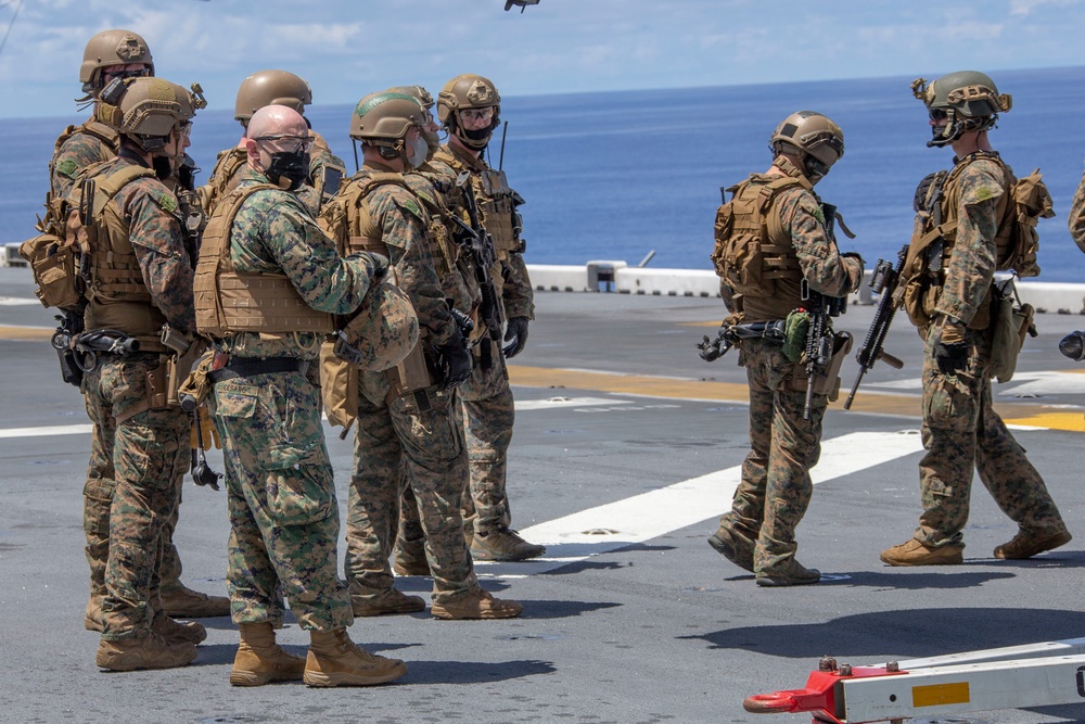 DVIDS - Images - USS America, MRF fast roping [Image 3 of 7]