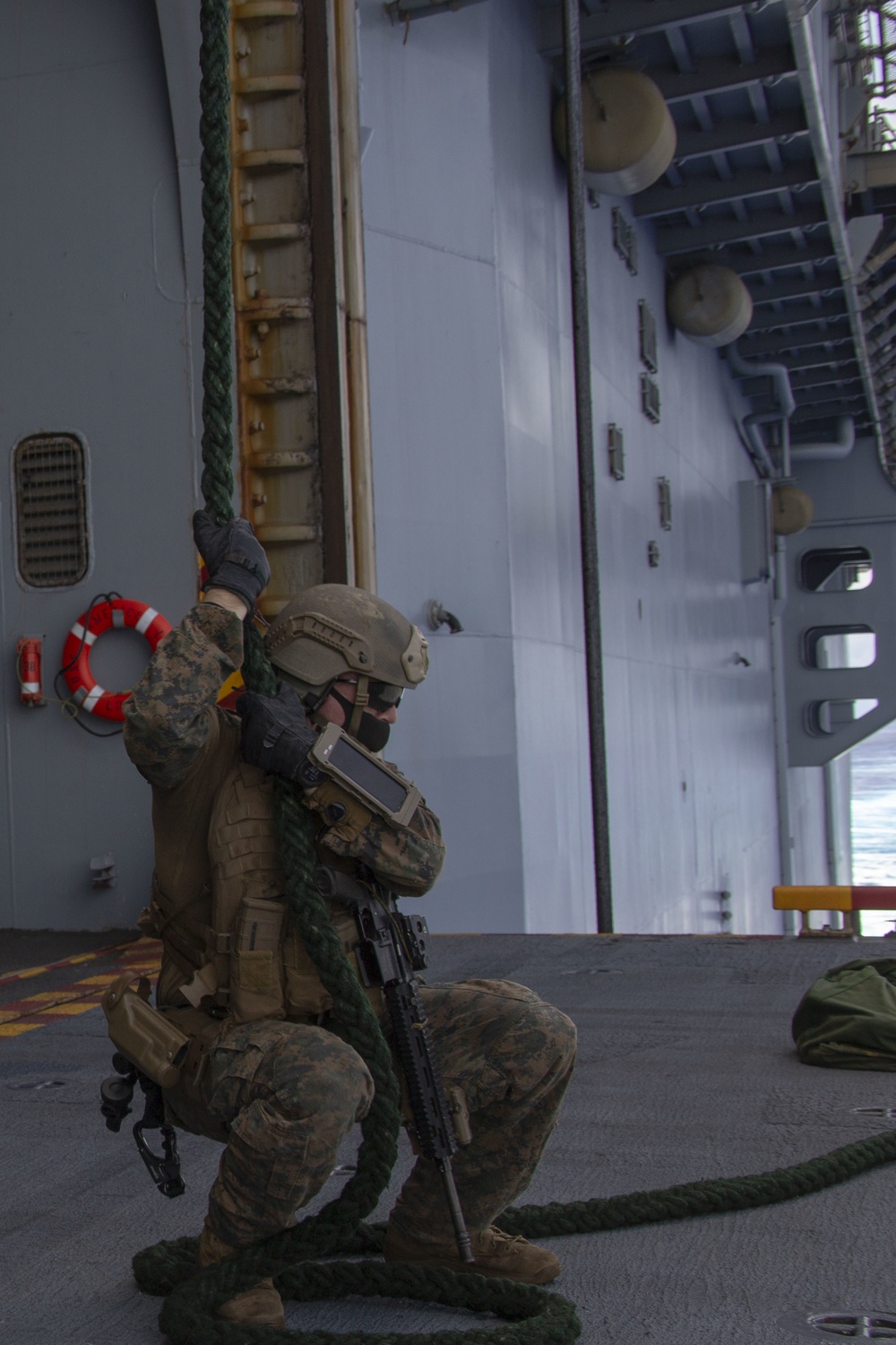 DVIDS - Images - USS America, MRF fast roping [Image 7 of 7]