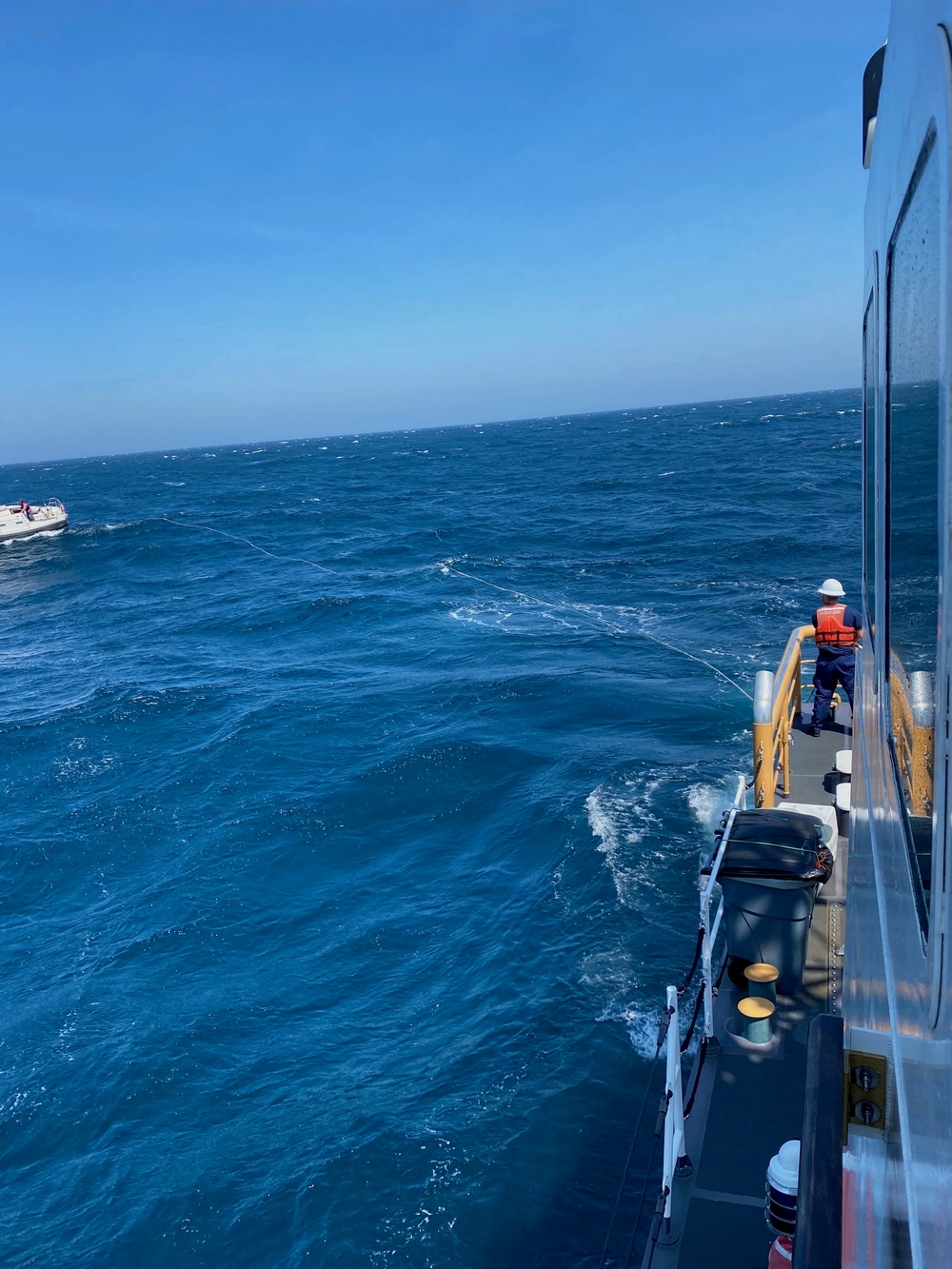 Dvids Images Coast Guard Good Samaritans Rescue 3 Aboard Disabled