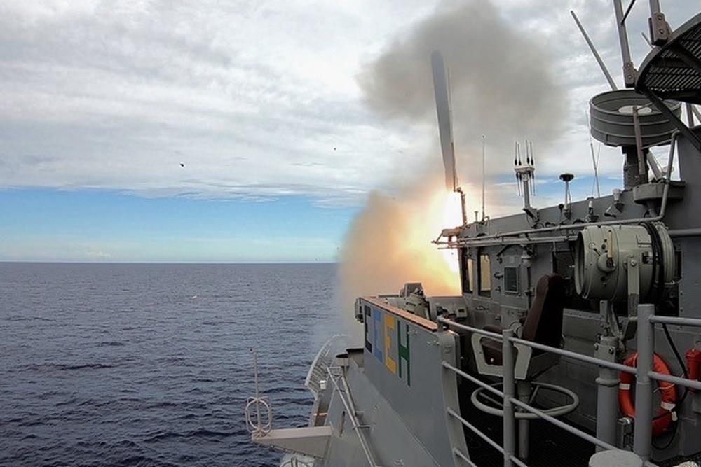 DVIDS - Images - USS Antietam (CG 54) launches a tomahawk land-attack ...