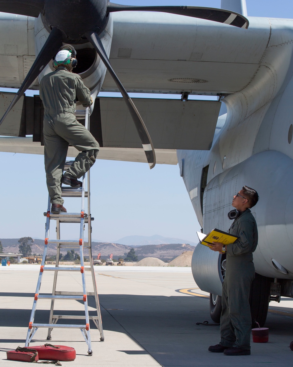 DVIDS - Images - Got MAW? VMGR-352 inspects what they expect [Image 2 of 4]