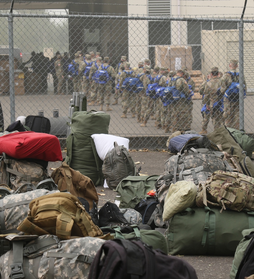 DVIDS - Images - Oregon National Guard members make ready for ...