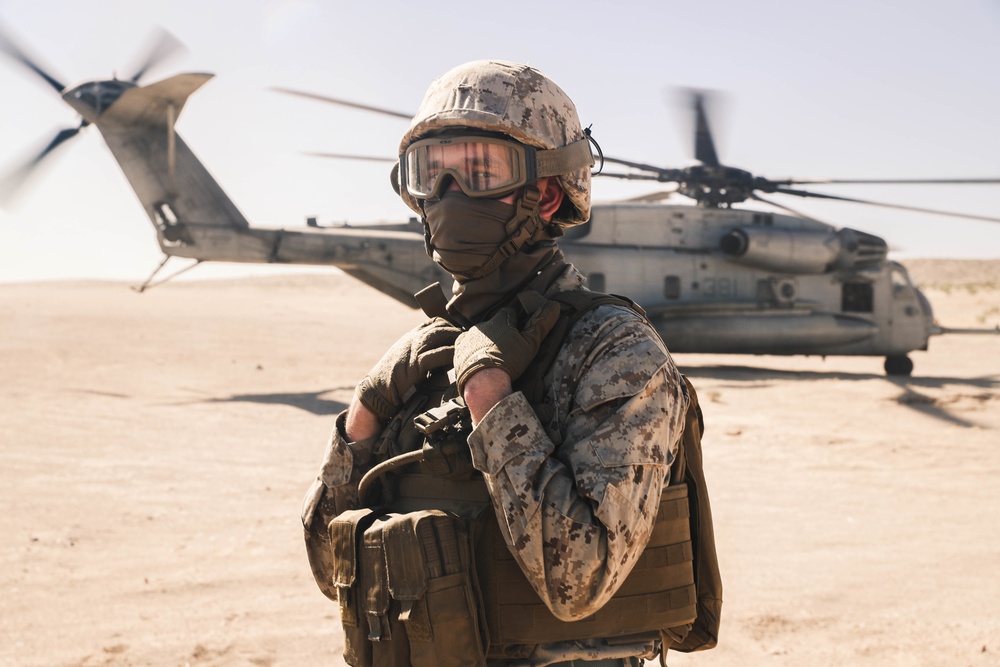 DVIDS - Images - CLB-8 Helicopter Support Team Training [Image 3 of 9]