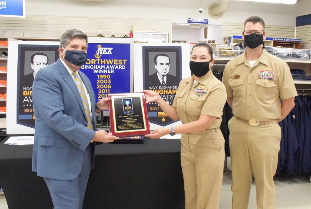 DVIDS - Images - NEX Northwest Annex Receives Its Bingham Award [Image ...