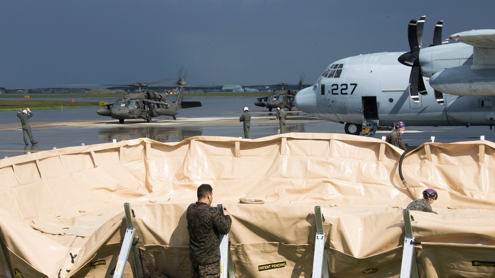 DVIDS - Images - Joint FARP: US Marines, Army work together [Image 4 of 4]