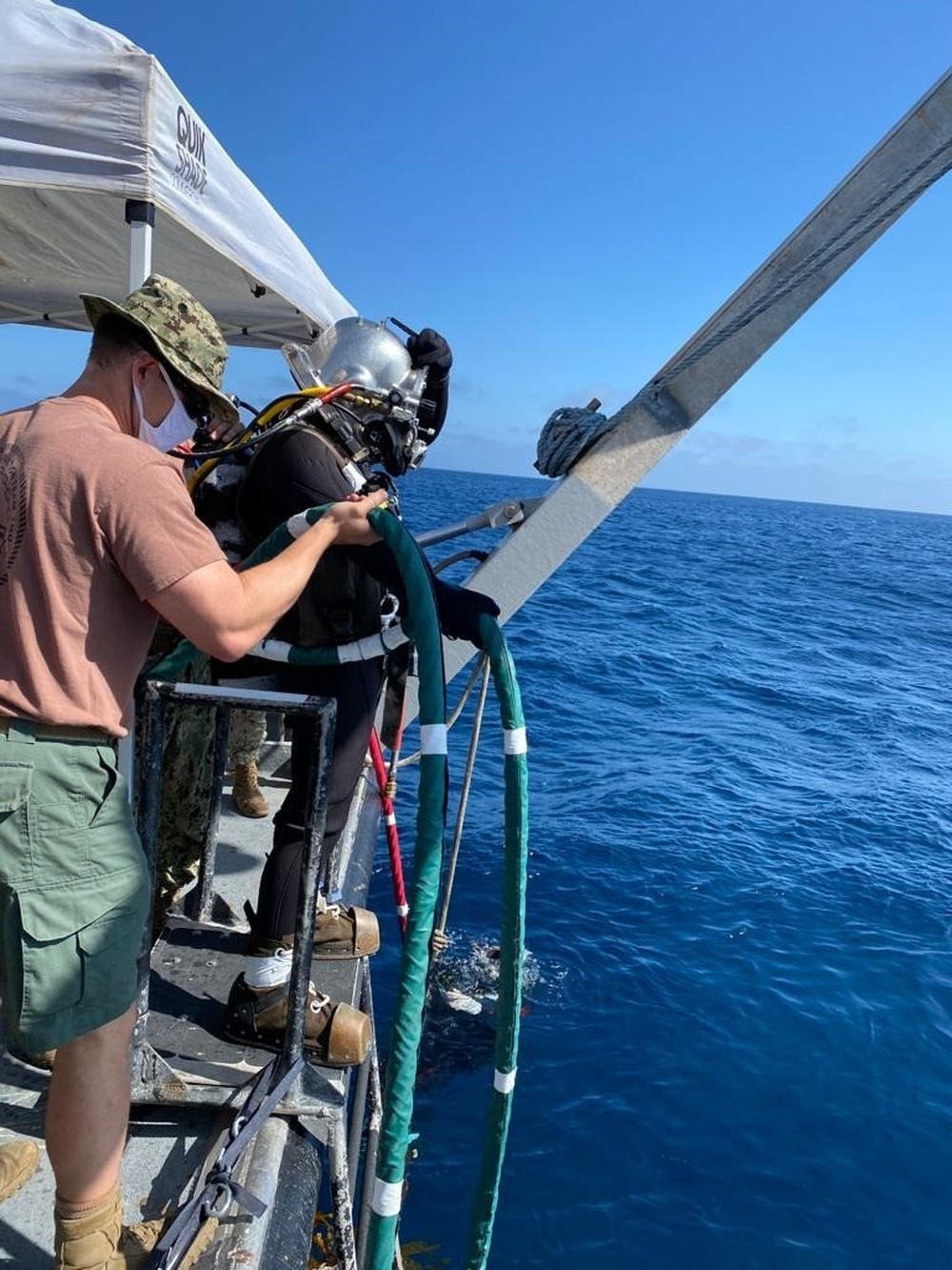 DVIDS - News - Construction Dive Detachment BRAVO Divers Training ...