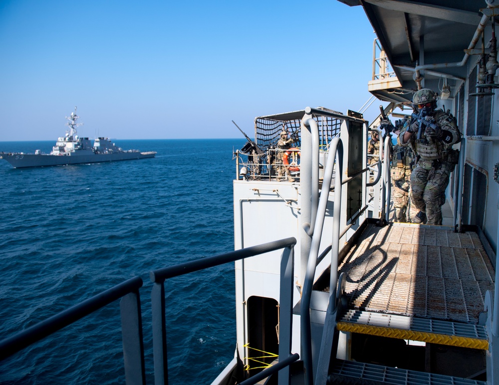 DVIDS - Images - Sailors, Marines, and Coast Guardsmen Conduct Boarding ...