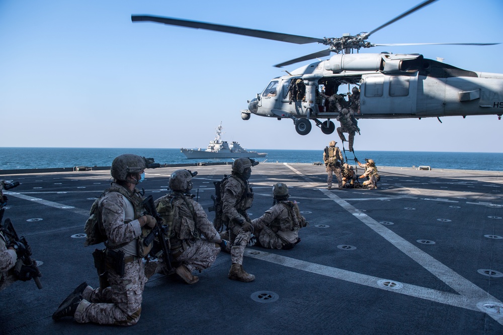 DVIDS - Images - Sailors, Marines, and Coast Guardsmen Conduct Boarding ...