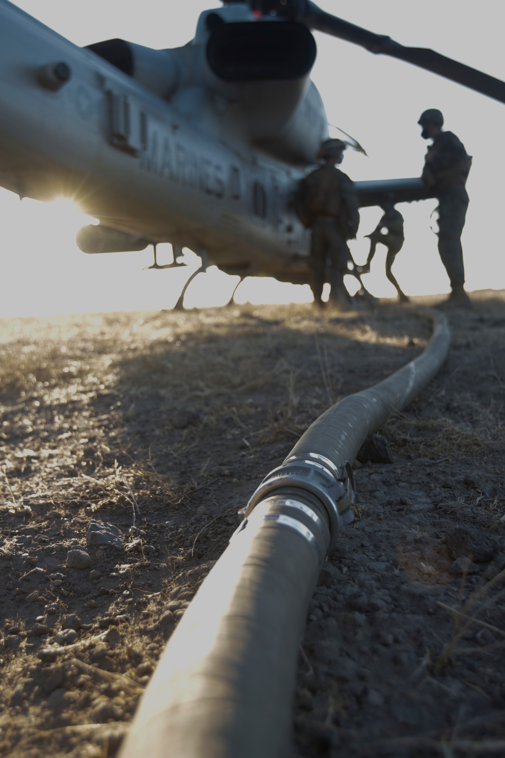 DVIDS - Images - 15th MEU Marines set up FARP [Image 4 of 7]