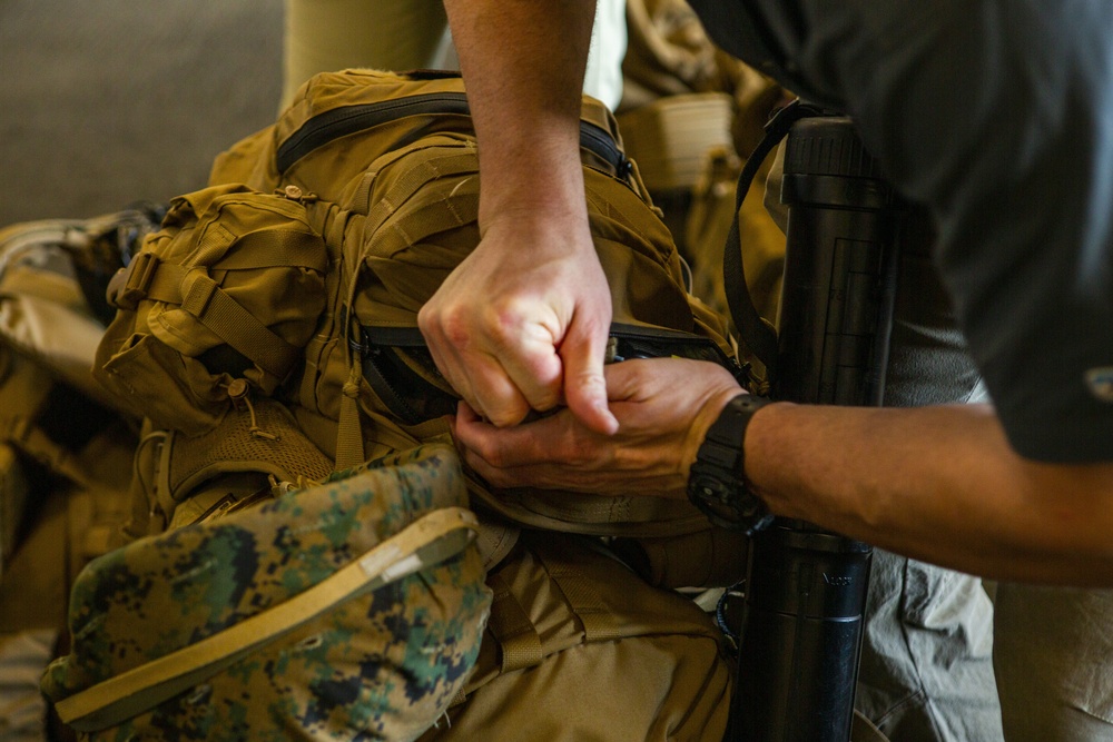 DVIDS - Images - 15th MEU forward command element departs USS Makin ...
