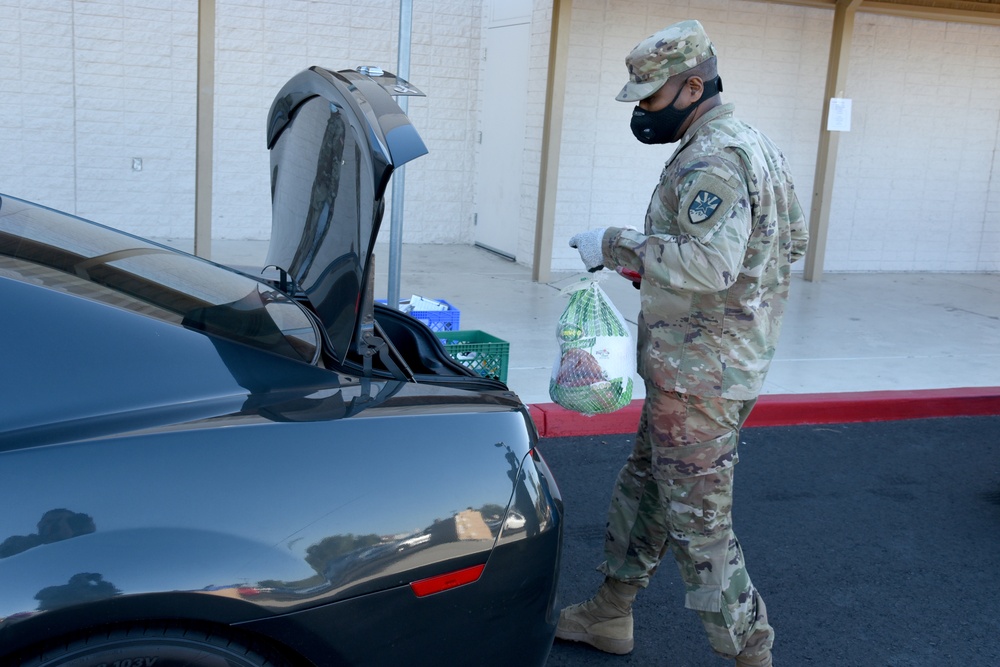 DVIDS - Images - AZNG deliver Thanksgiving groceries [Image 4 of 6]