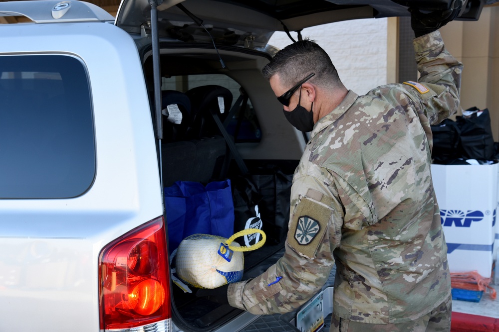 DVIDS - Images - AZNG deliver Thanksgiving groceries [Image 6 of 6]