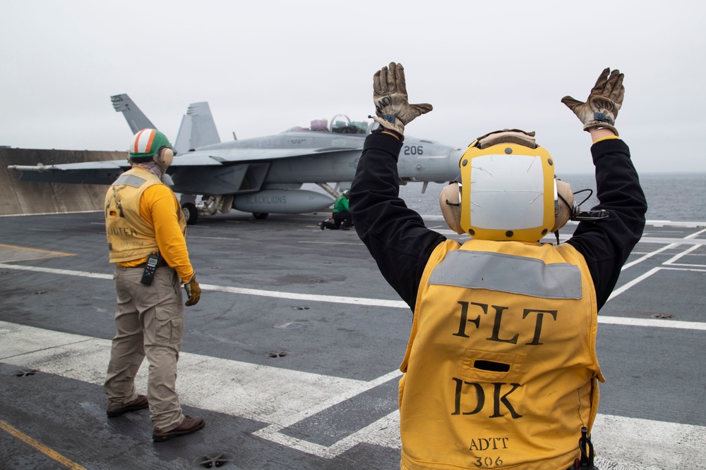 DVIDS - Images - Flight Ops [Image 1 of 2]