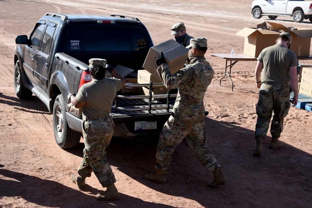 DVIDS - Images - Arizona Guard delivers Thanksgiving groceries to ...