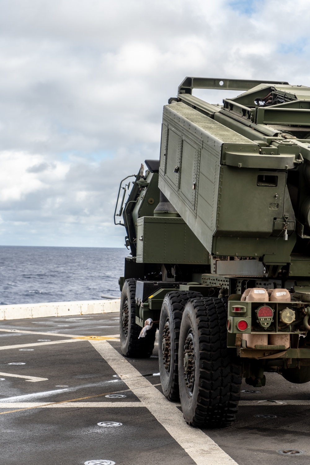 DVIDS - Images - 15th MEU Marines display HIMARS aboard Makin Island ...