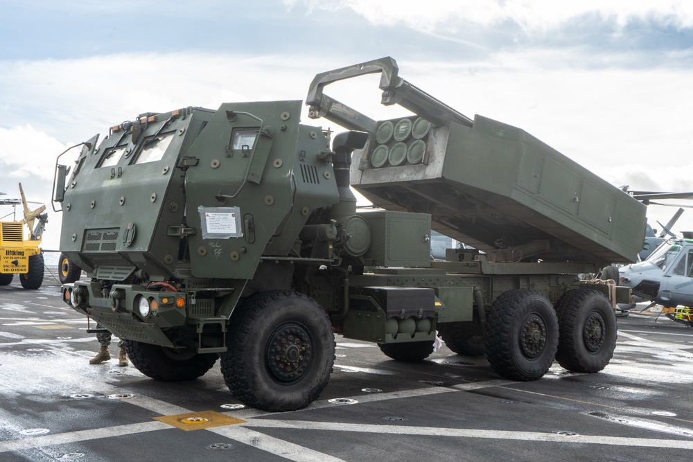 DVIDS - Images - 15th MEU Marines display HIMARS aboard Makin Island ...