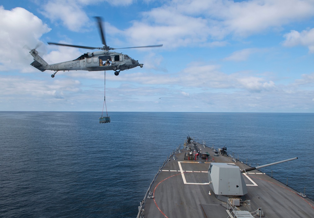 DVIDS - Images - HSC 6 Conducts VERTREP with USS Sterett [Image 2 of 2]